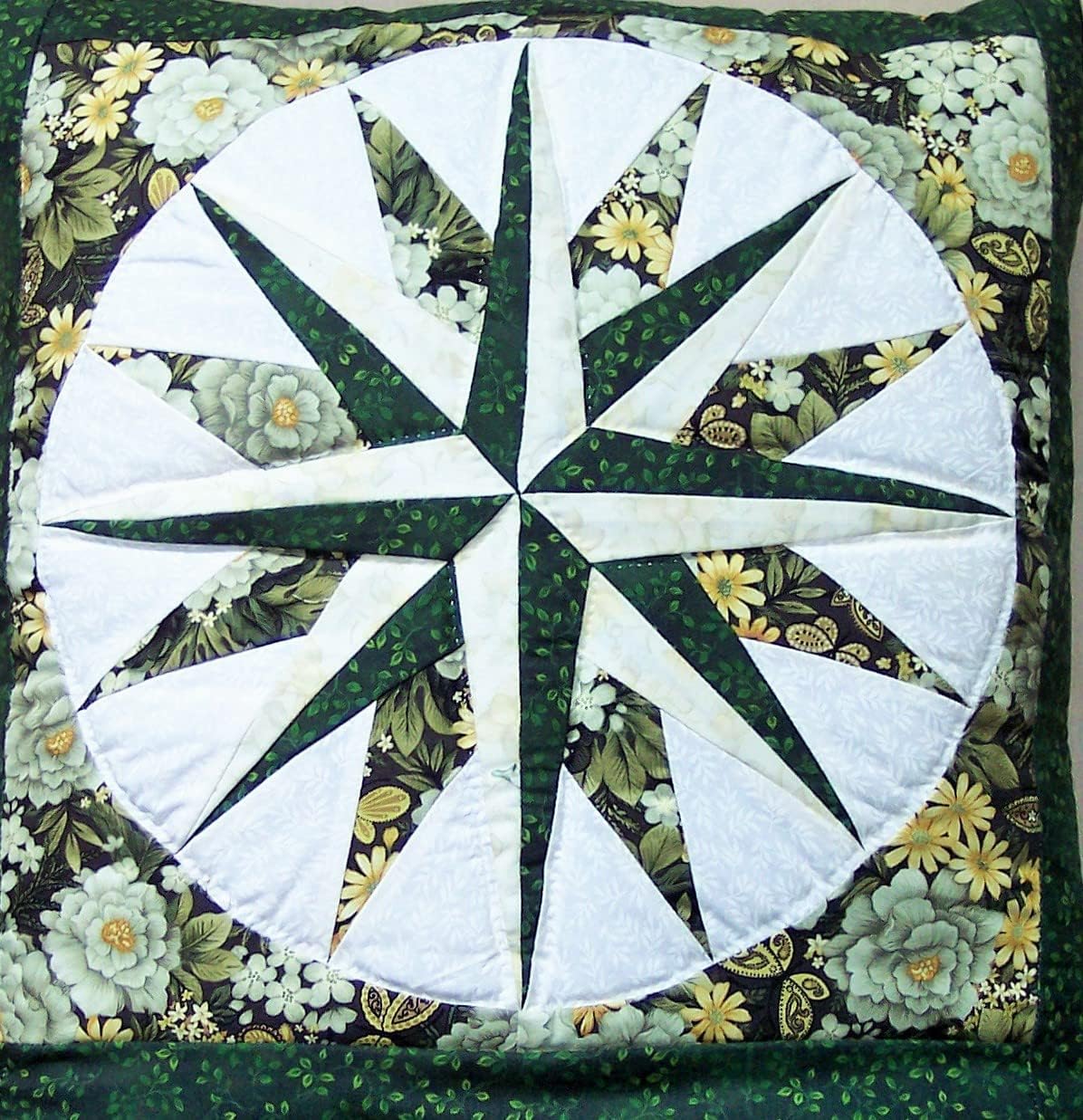 Amazon.com: Quillow (Quilt/Pillow Combo) Mariner's Star Quillow KK1 ...