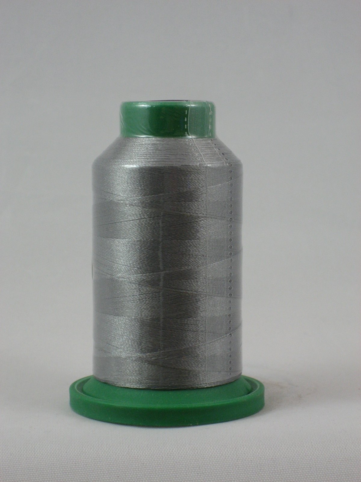 Amazon.com: Isacord Embroidery Thread 1000m (0101-0184) (0108) : Arts ...