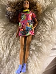 Amazon.com: Barbie Fashionistas Doll with Curvy & Tall Frame, Wavy ...