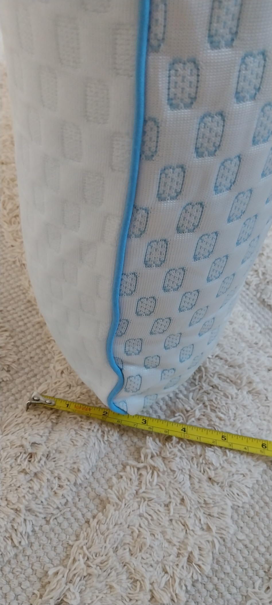 WEEKENDER Ventilated Gel Memory Foam Pillow with Reversible Cooling ...