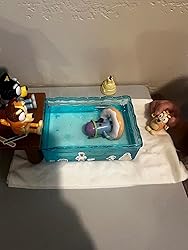 Amazon.com: Bluey Beach Cabin Playset, with Exclusive Figure with ...