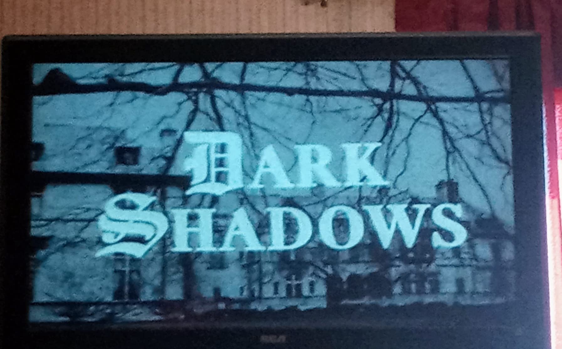 Amazon.com: Dark Shadows DVD Collection 1 : Movies & TV