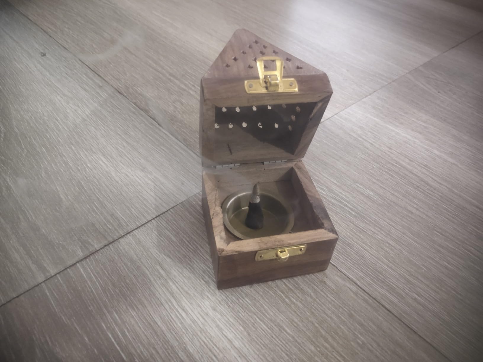 Ani Divine Sheesham Dhoopam गुग्गल संब्रानी कप Stand Rose Wood Dhoop ...