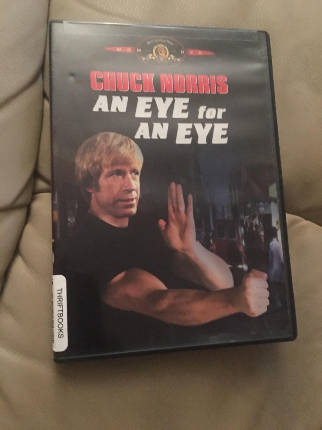 Amazon.com: Eye for an Eye [VHS] : Chuck Norris, Christopher Lee ...