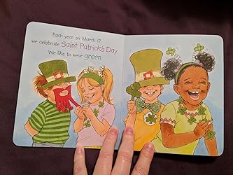 Amazon.com: The Story of Saint Patrick's Day: 9780824918934: Pingry ...