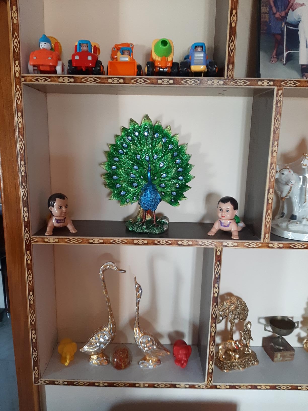 Chocozone Dancing Peacock Showpieces for Living Room Decorative Items ...