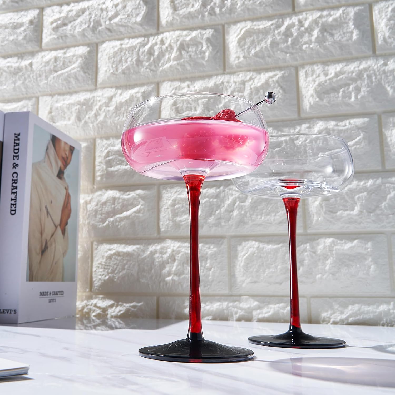 Copas únicas de Martini y cóctel con tallo rojo y negro Juego de 2 Copa ...