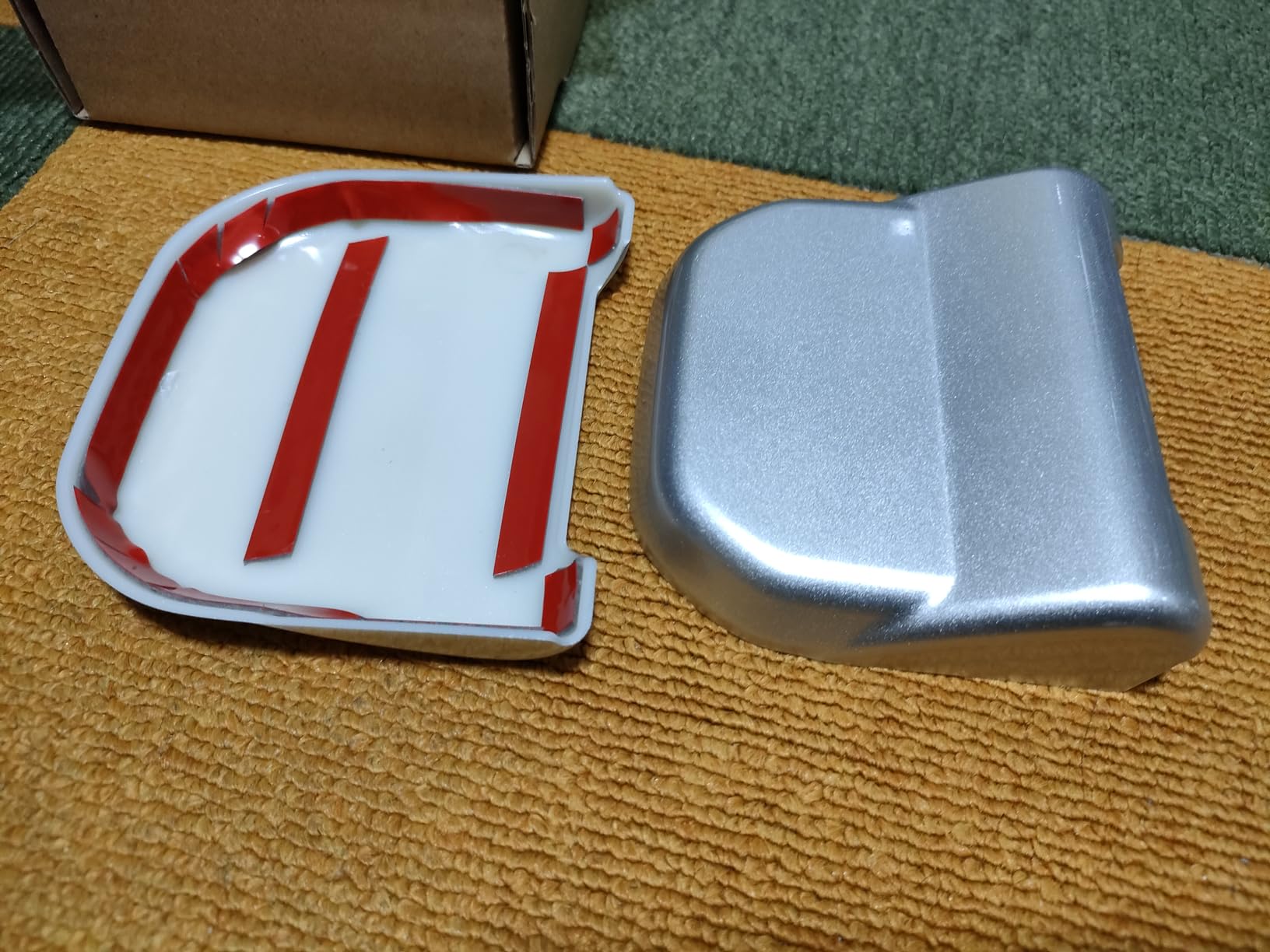 Amazon | 【HapiChil】 スズキ ジムニー テールゲートヒンジカバー jimny JB64 JB74適用 アクセサリー 2点セット (カーボン) | ガーニッシュ | 車＆バイク