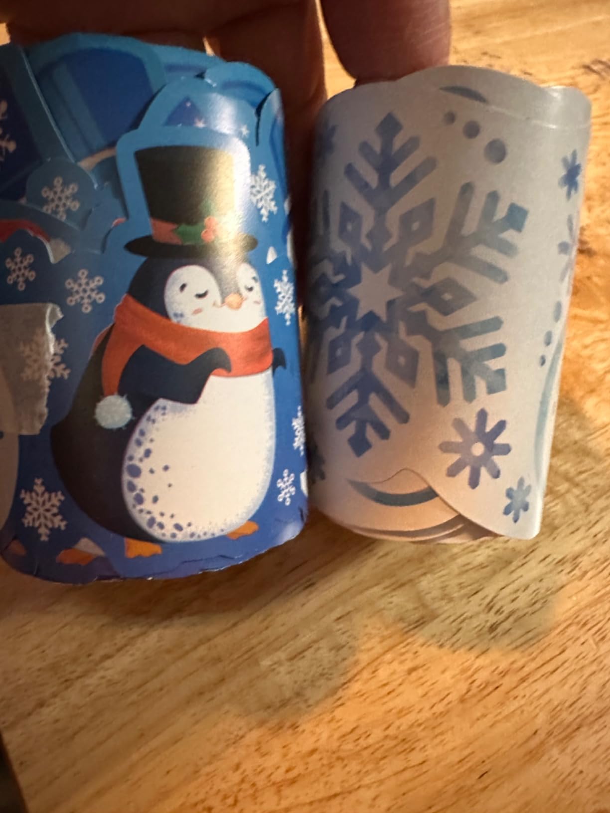 Amazon.com: 2 Rolls 66ft Winter Bulletin Board Borders Snowflake ...