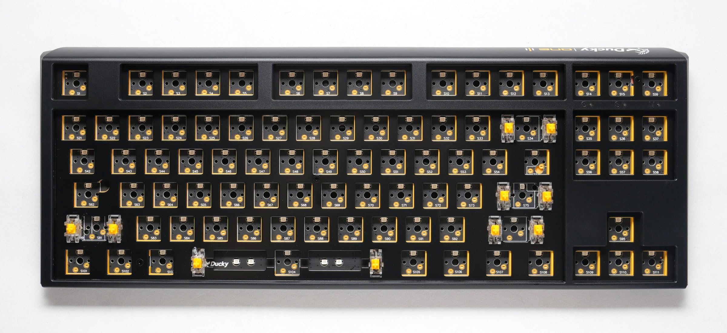 Amazon.com: Ducky One 3 Aura 80% Mechanical Keyboard: Quack Mechanics ...