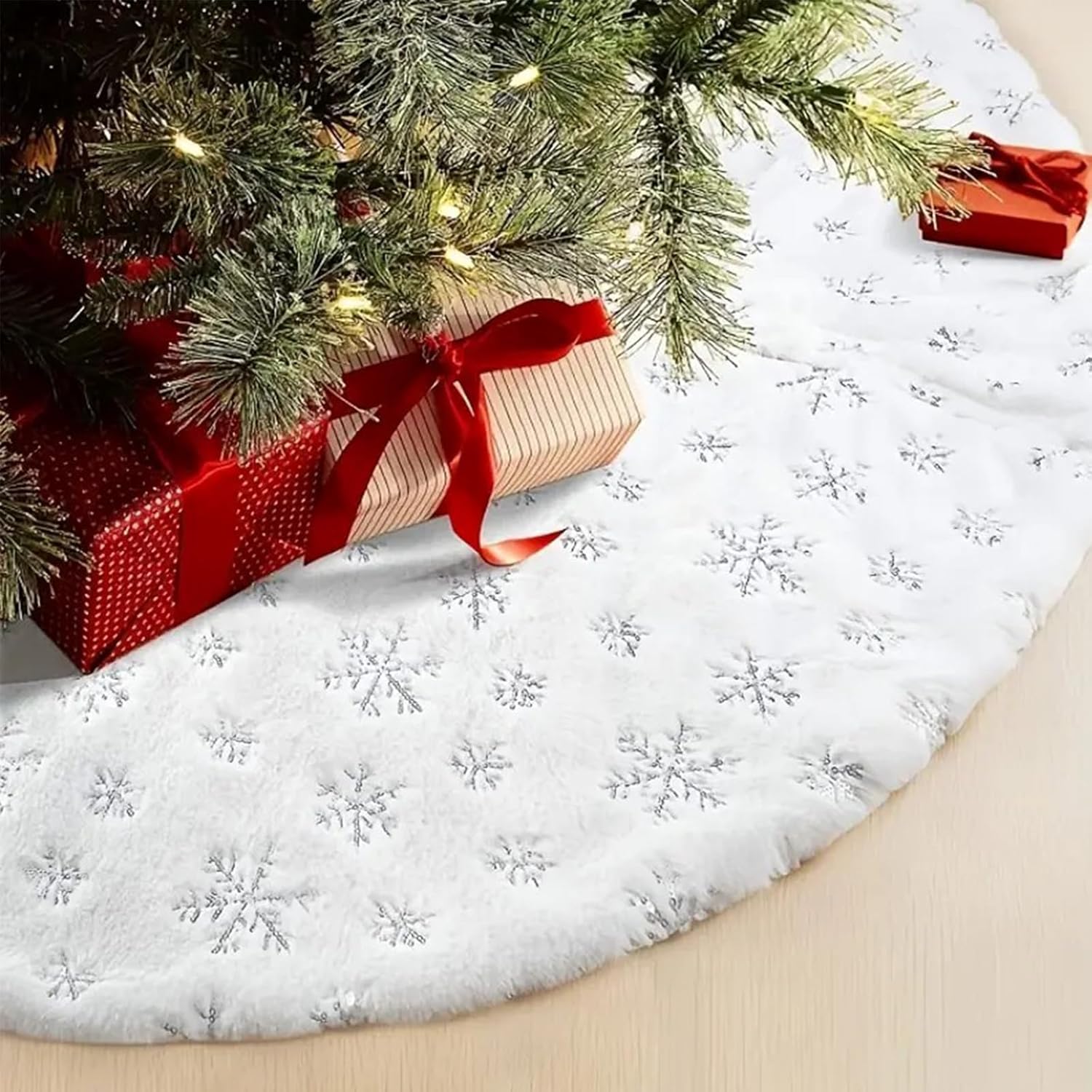 White Christmas Tree Skirt with Snowflake Design Plush Luxury Faux Fur ...