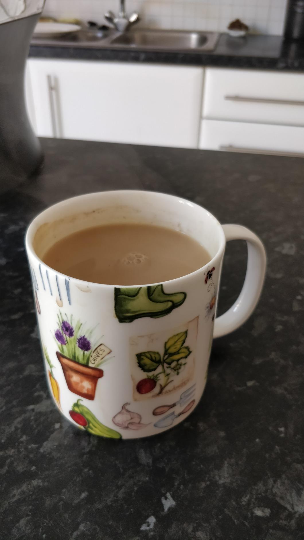 Large 1pt Bone China Mug in the Garden design : Amazon.co.uk: Home ...