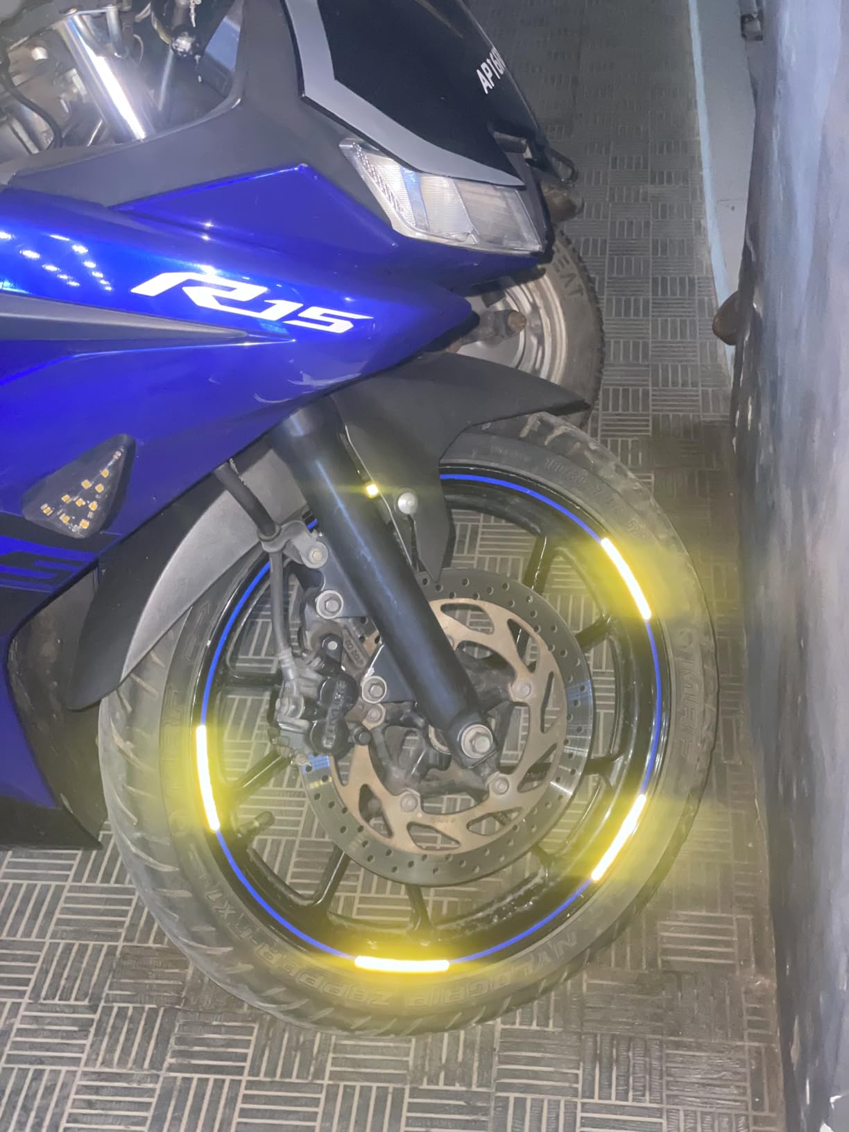 Fapiwen Car Wheel Reflective Stickers, 20pcs Reflective Wheel Rim ...