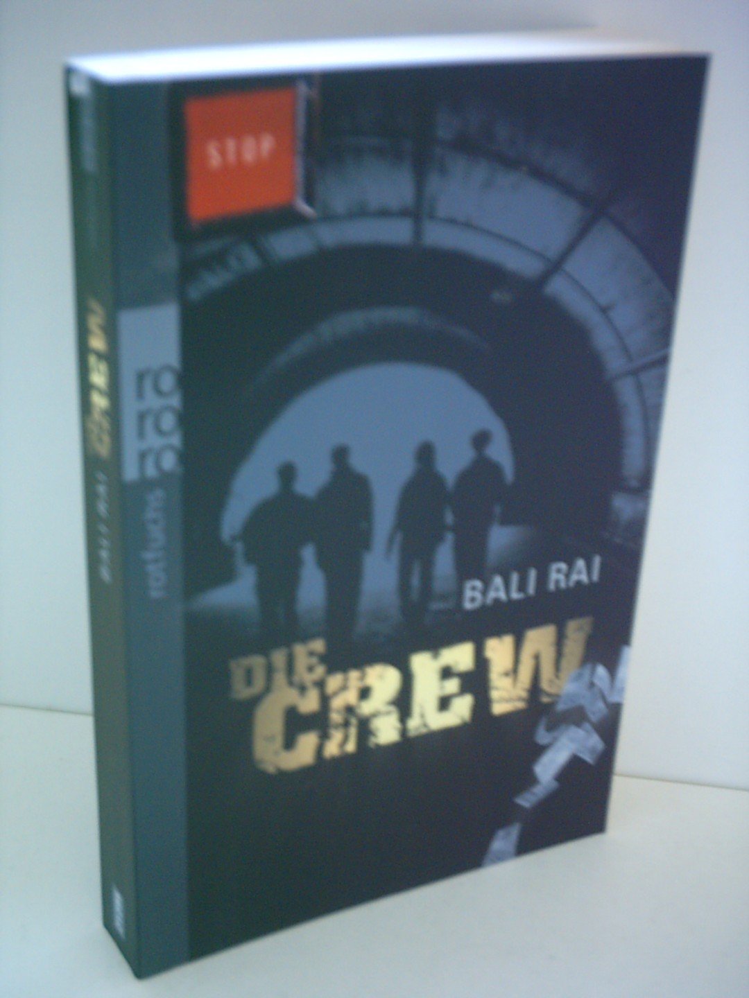 Amazon.com: Die Crew: 9783499212864: Bali Rai: Books