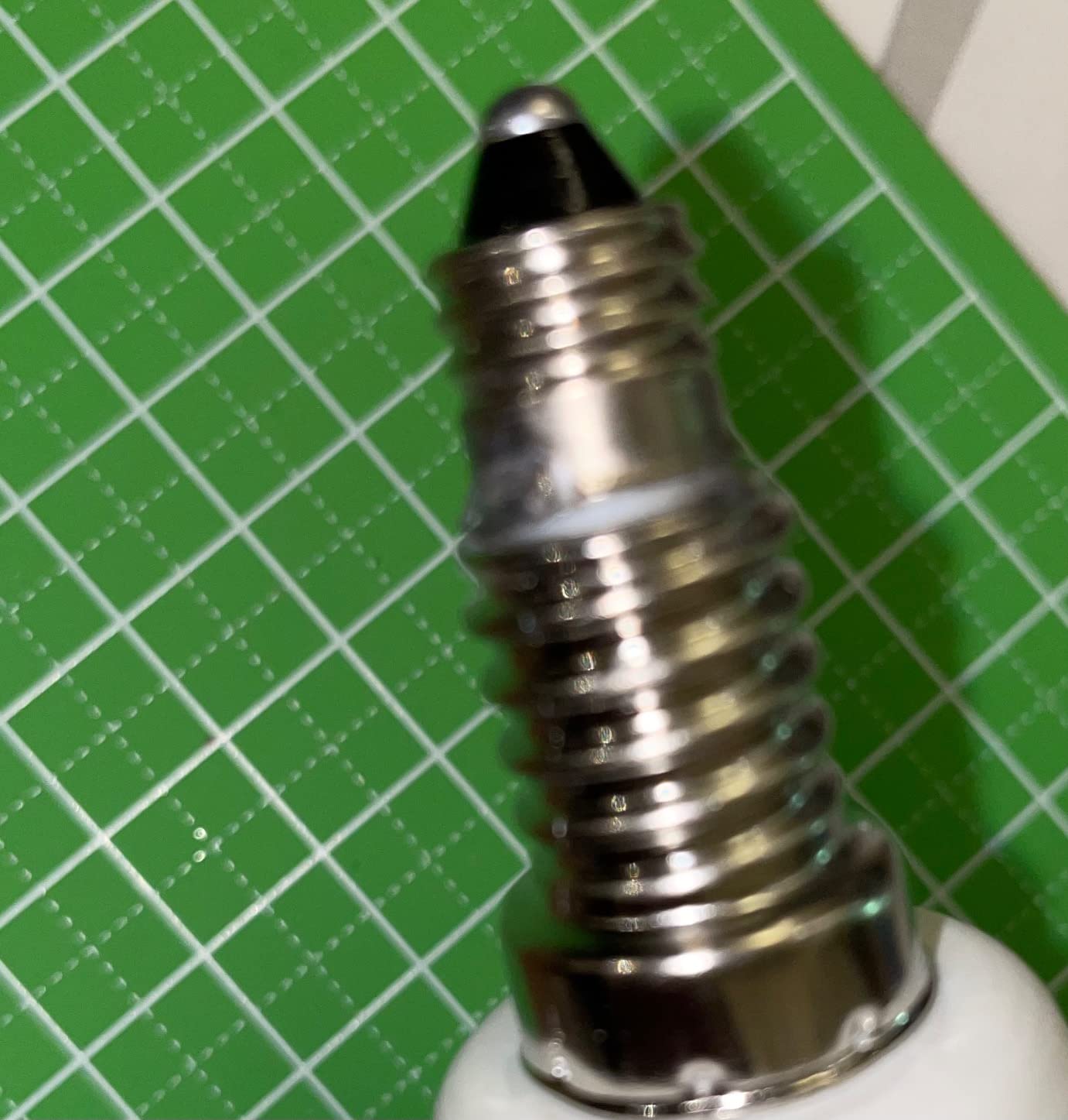 Amazon.co.jp : 口金変換アダプター e11 e26変換アダプター e11 e26 変換ソケット E11→E26 電球ソケット の 口金を簡単に変更出来ます : ホーム＆キッチン