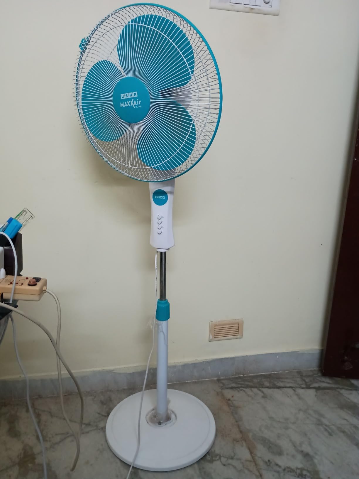 Buy USHA Maxx Air Ultra Pedestal Fan | 400MM Sweep Size | 1350_RPM ...