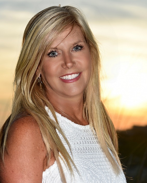 Amazon.com: Pamela Laux Moll: books, biography, latest update