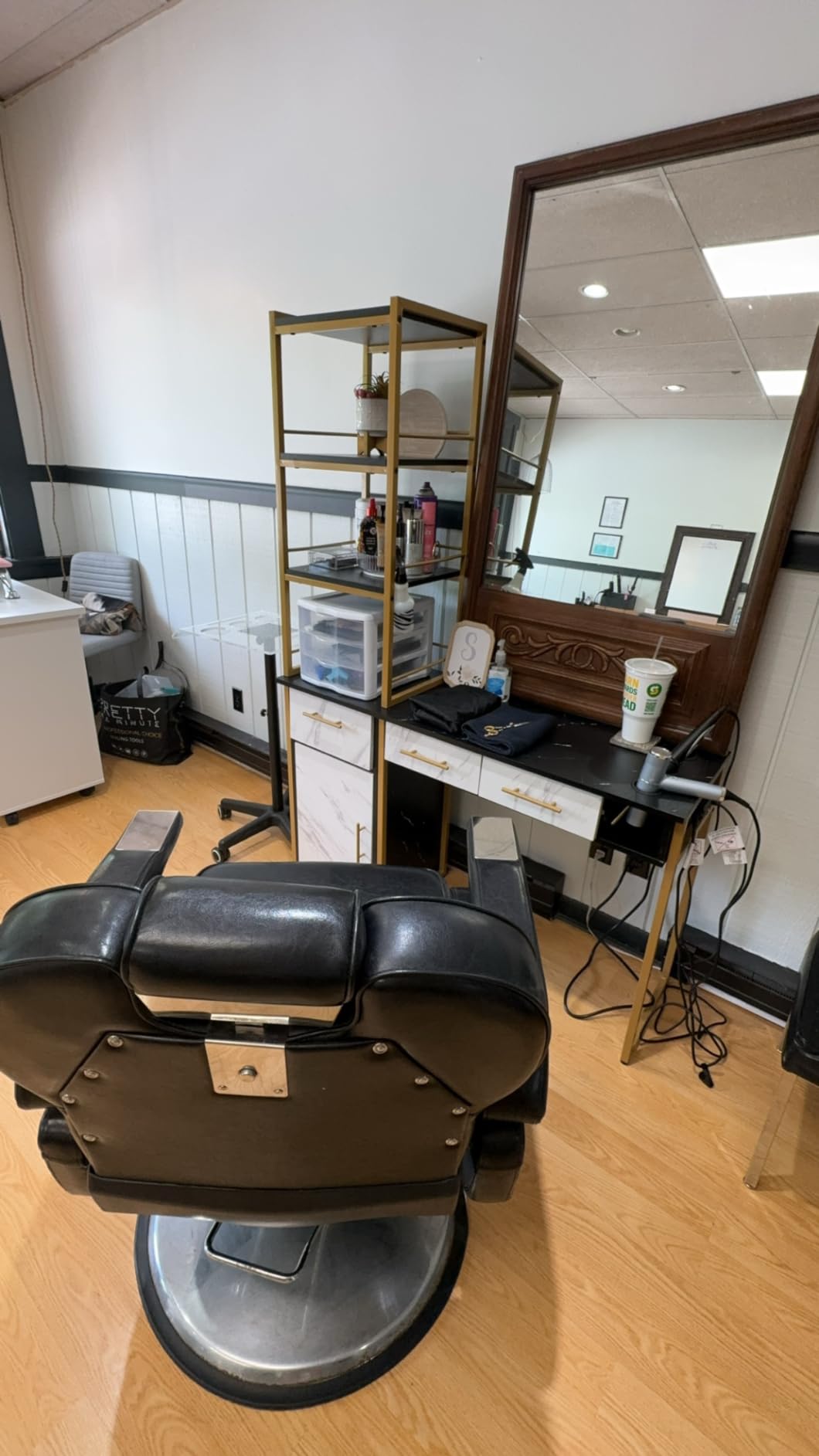 Amazon.com: DWVO Hair Salon Station Barber Desk, Salon Stations Beauty ...
