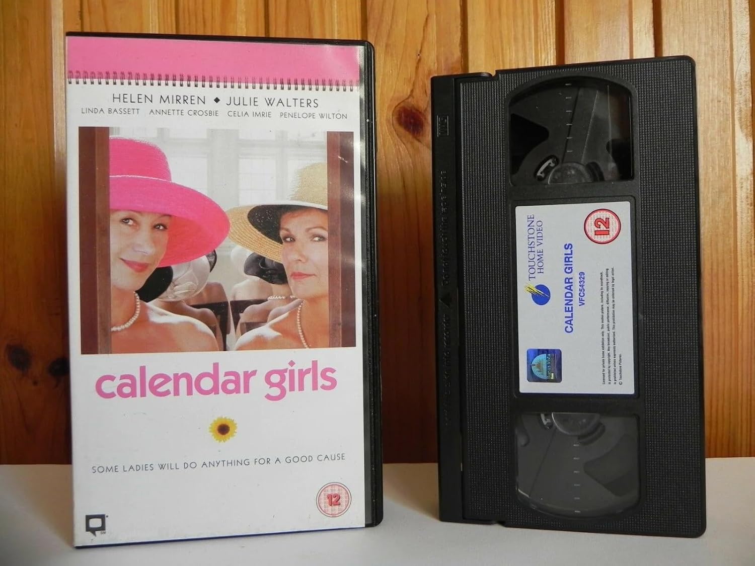 Amazon.com: Calendar Girls [VHS] : Helen Mirren, Julie Walters ...