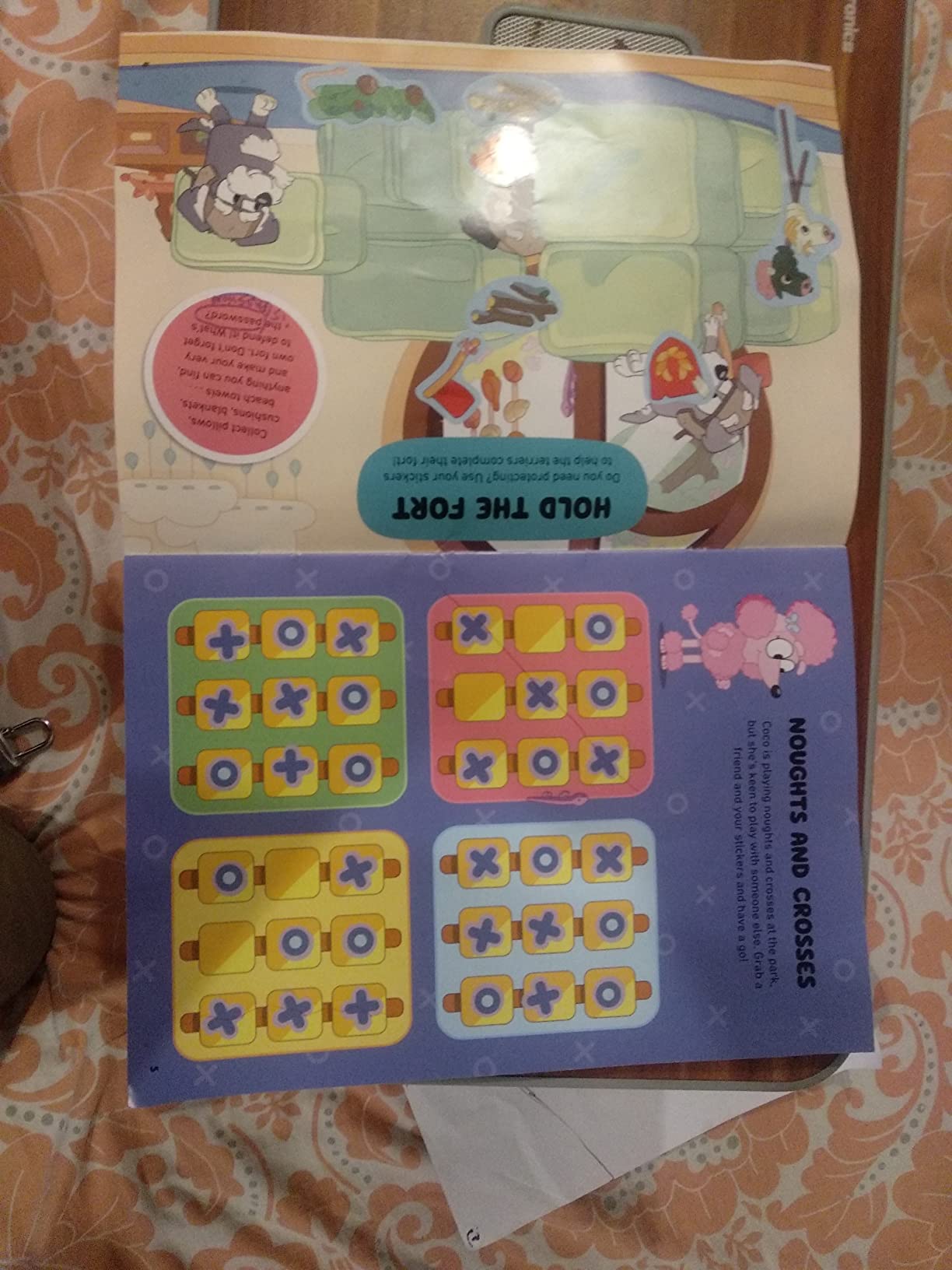 Bluey: Bluey and Friends: A Sticker Activity Book : Bluey: Amazon.in: Books