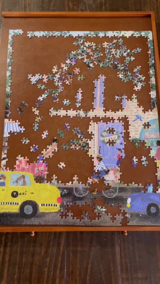 Watch Easily build and move jigsaw puzzles with this puzzle board on ...