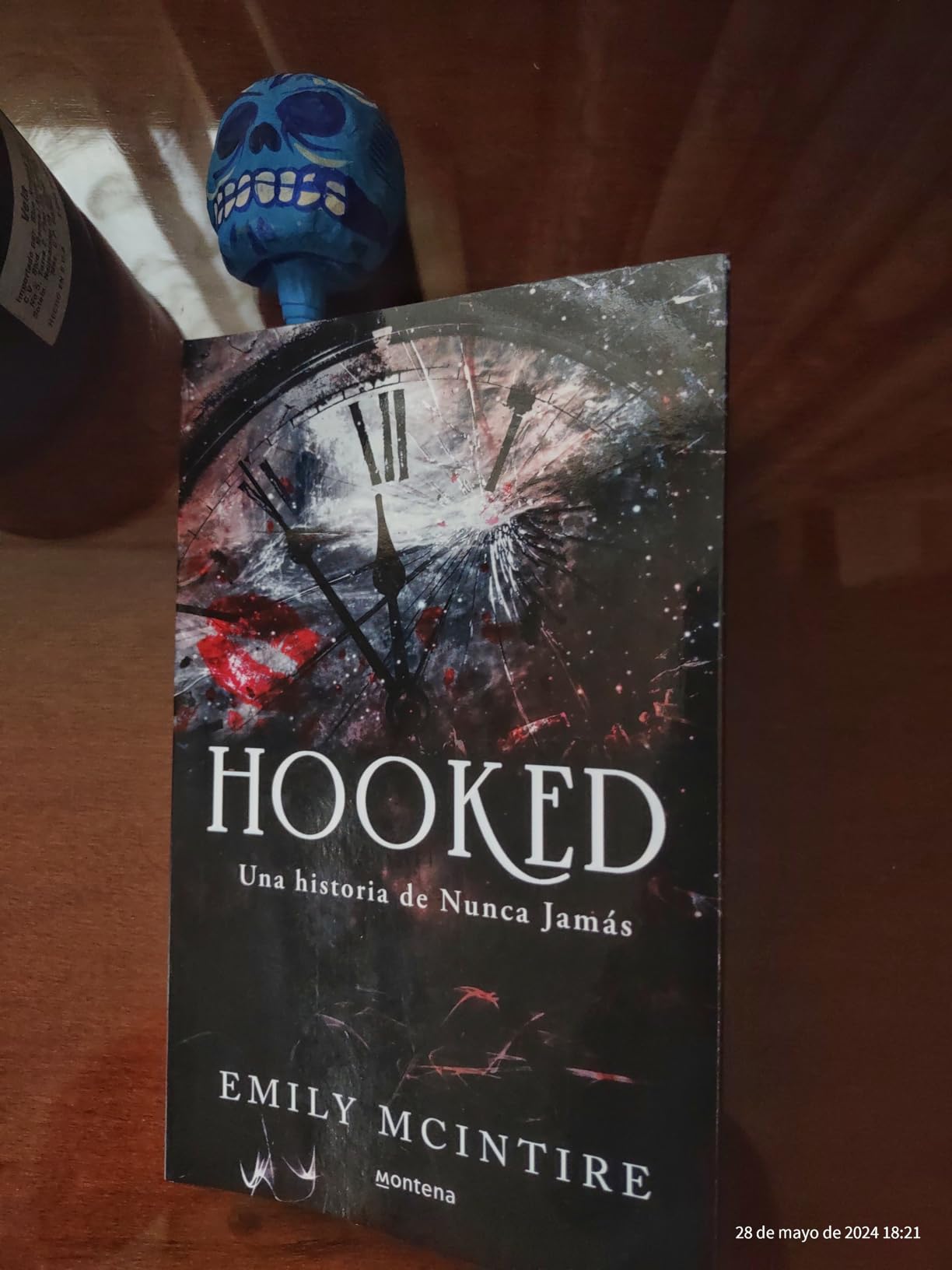 Hooked: una historia de Nunca Jamás. el retelling oscuro de Peter Pan ...