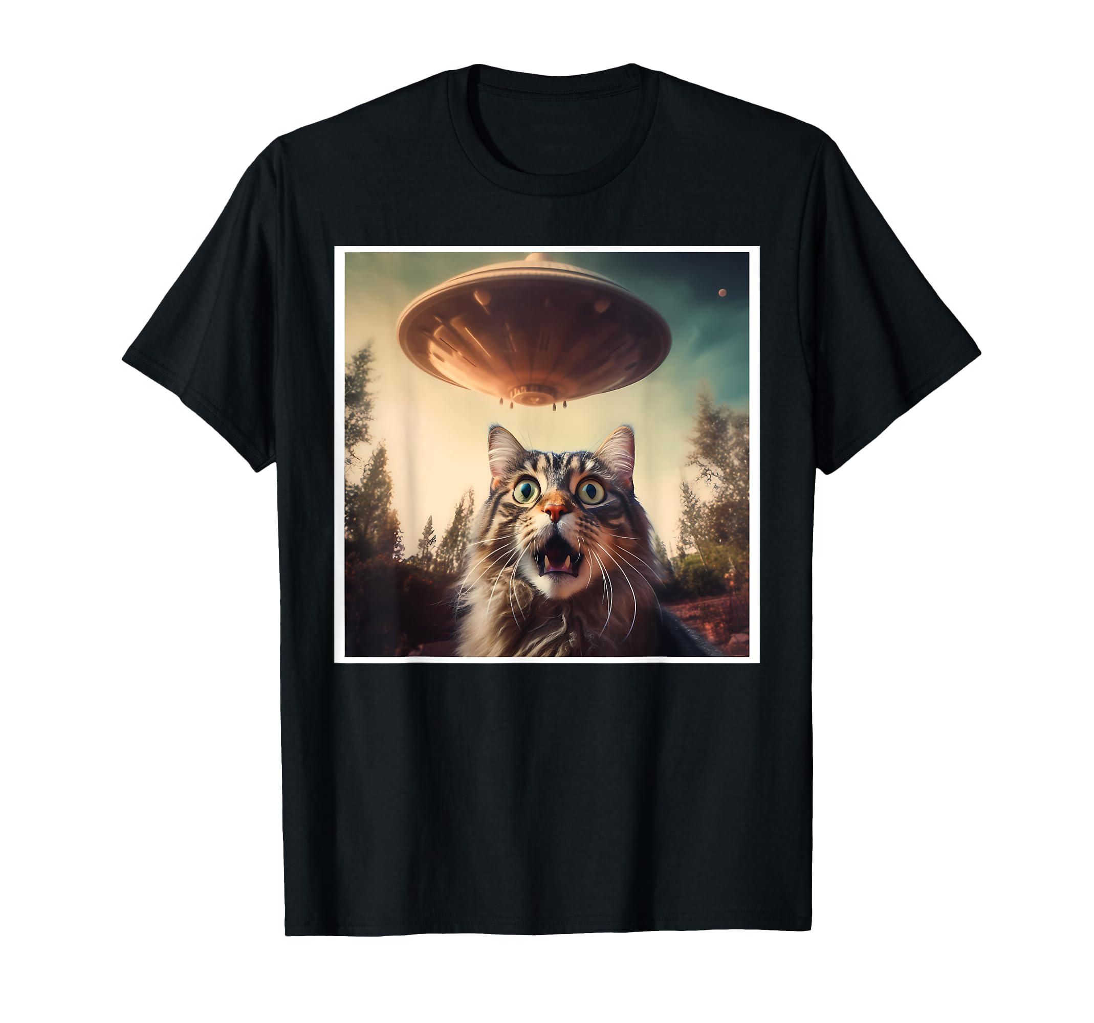 Amazon.com: Cat Selfie with UFOs Alien Extraterrestrial UFO Believer T ...