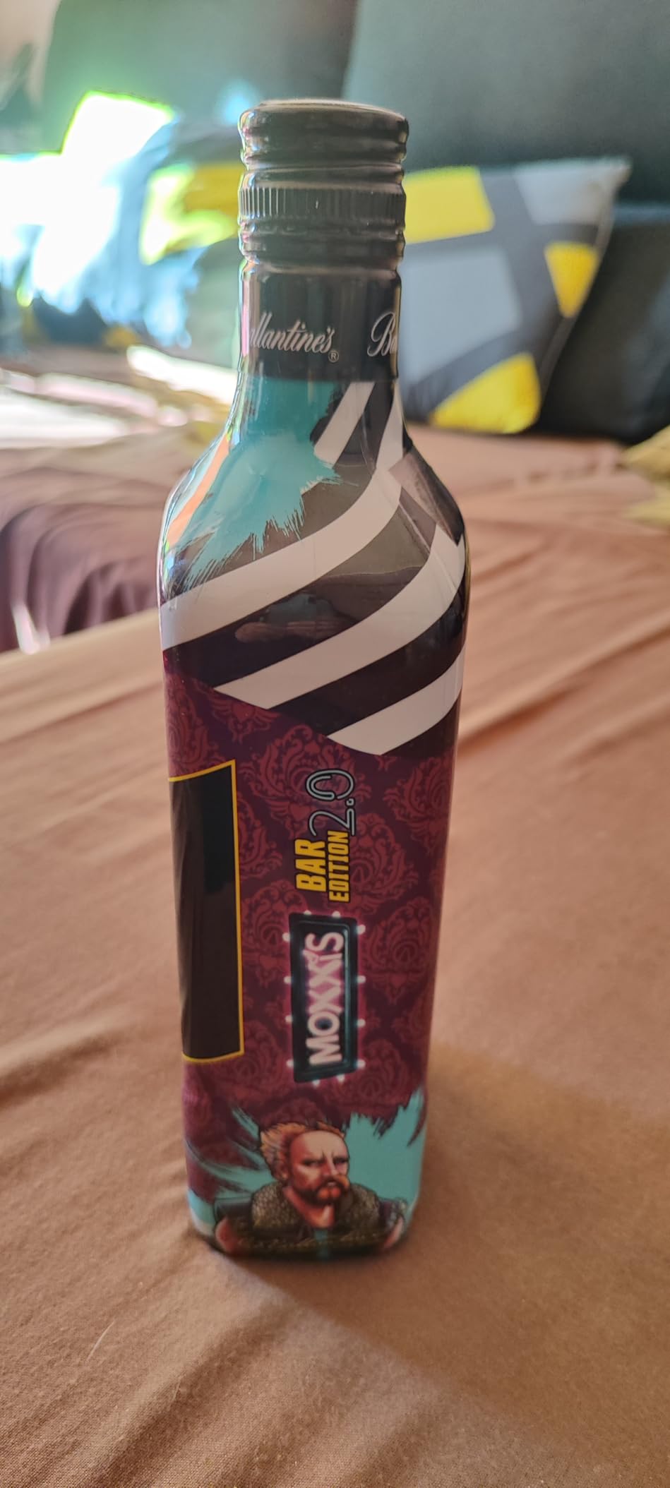 Ballantine's Borderlands Moxxi's Bar Edition 2.0 Whisky Escocés de ...