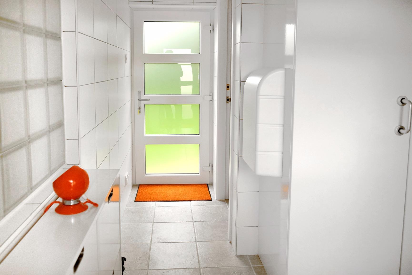 Ironfix wall mounting ironing board : Amazon.co.uk: Garden