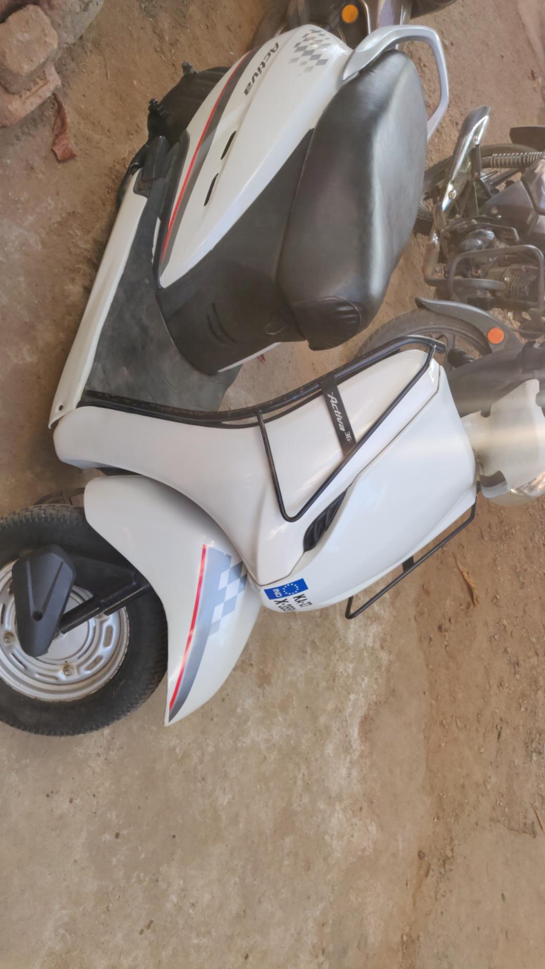 Autographix Moto Race Graphic Stickers for Honda Activa 3G (Set of 6 ...