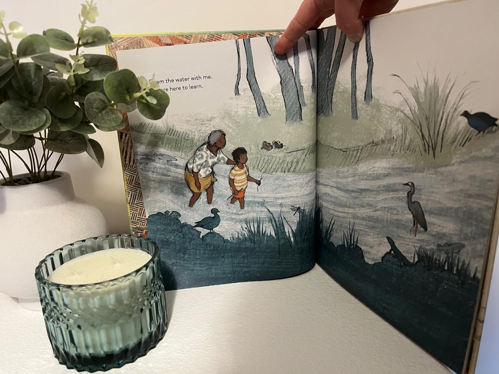 Afloat : Saunders, Kirli, Blackwood, Freya: Amazon.com.au: Books