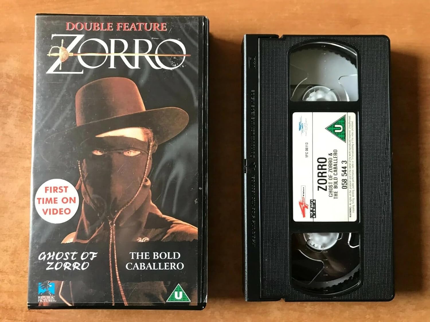 Zorro - Ghost Of Zorro / The Bold Caballero [VHS] : Amazon.ca: Movies ...