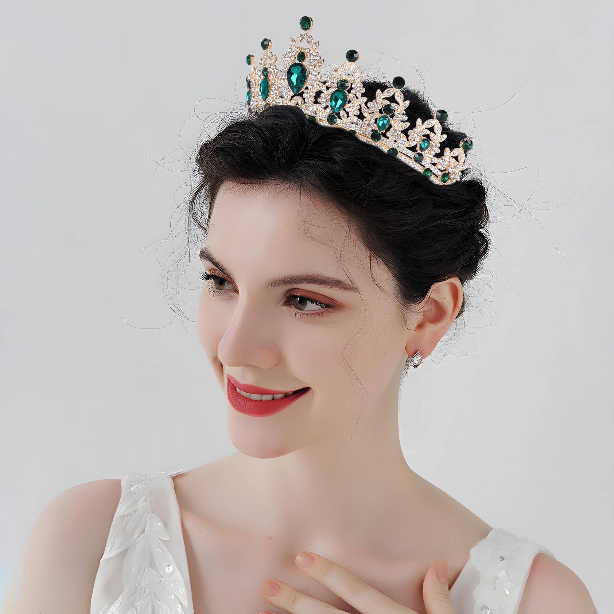 Sabrina Hutton's Instagram, Twitter & Facebook on IDCrawl