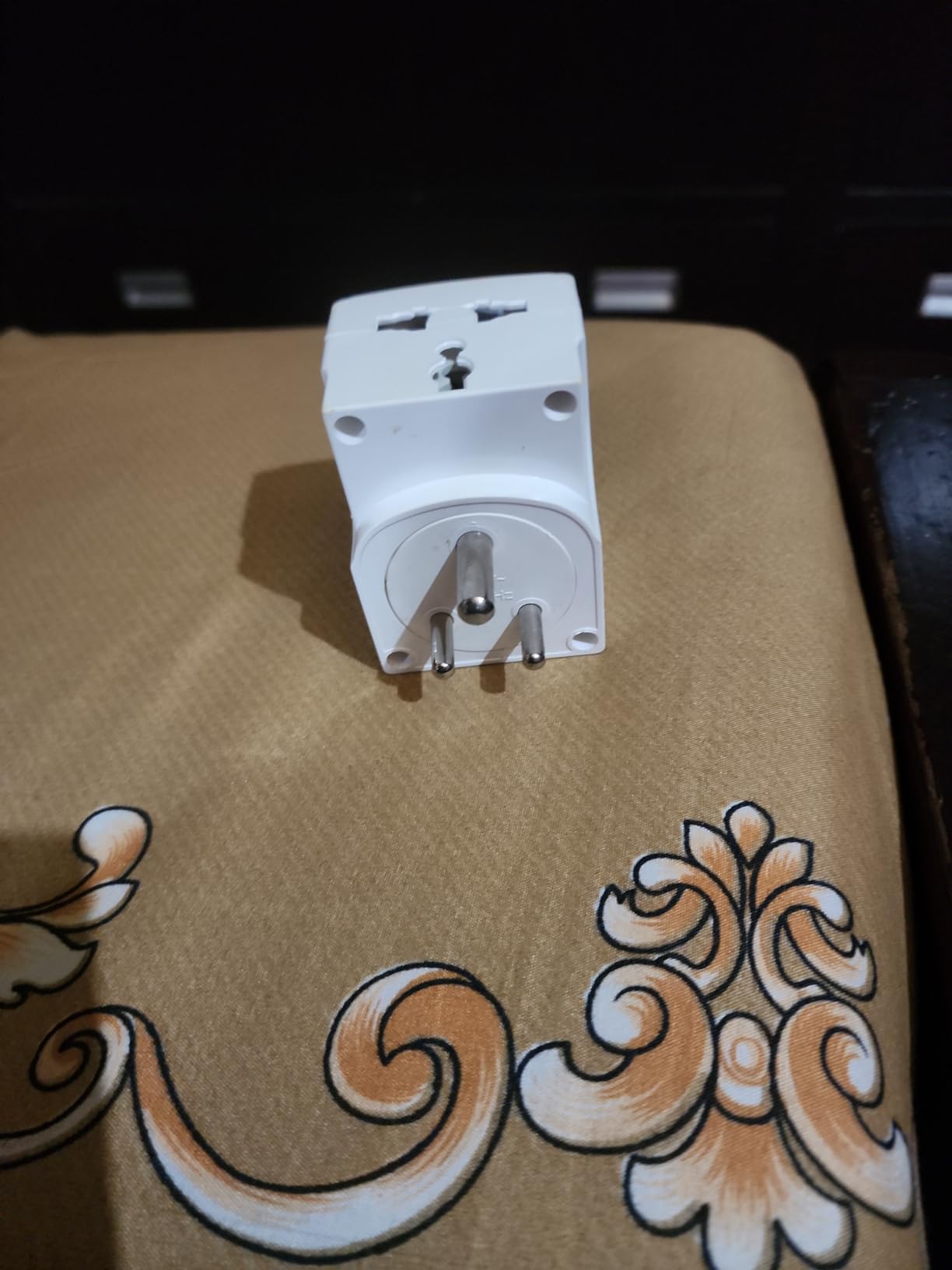 Glam 3 Pin Multi Plug Socket-Universal Travel Adapter with Individual ...