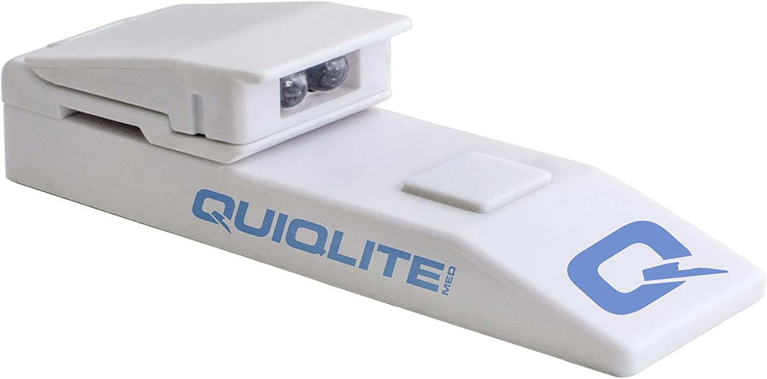 Amazon.com: QUIQLITE Med Hands Free Pocket Concealable Flashlight ...