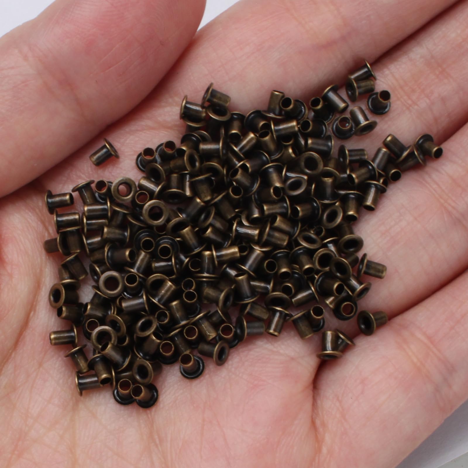 Snapklik.com : Litoexpe 1.5MM Tiny Grommets Eyelets 200 Pcs, Self ...