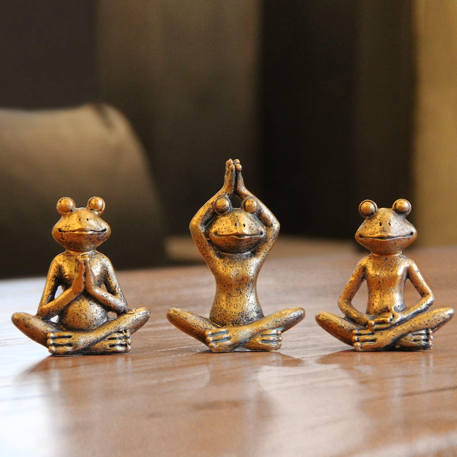 Amazon.com: SPI Home Helping Hand Frogs Shelf Sitter: Home Decor ...