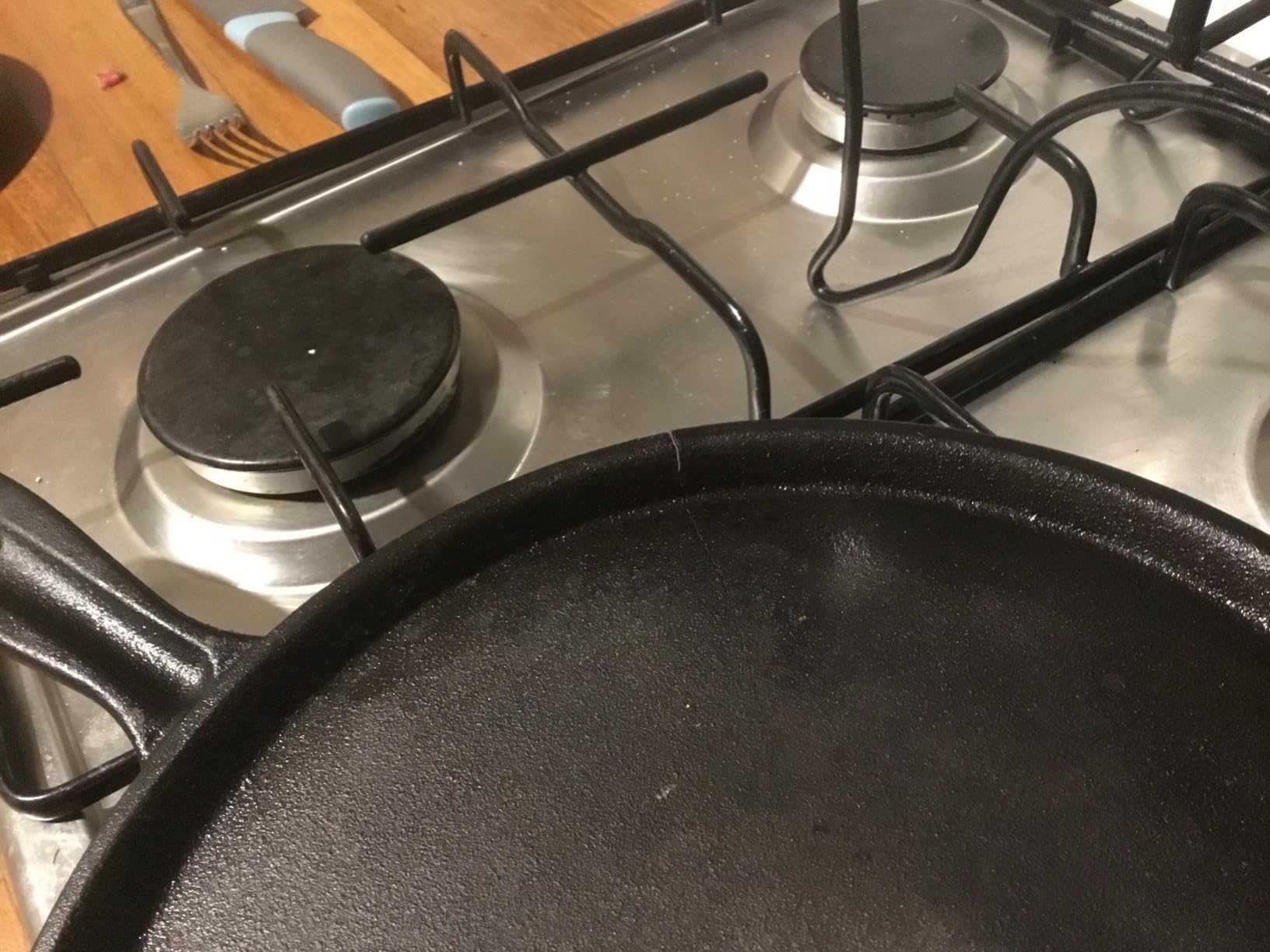 Classica Pre-Seasoned Cast Iron Flat Pan, 28 cm Black: Frying Pans ...