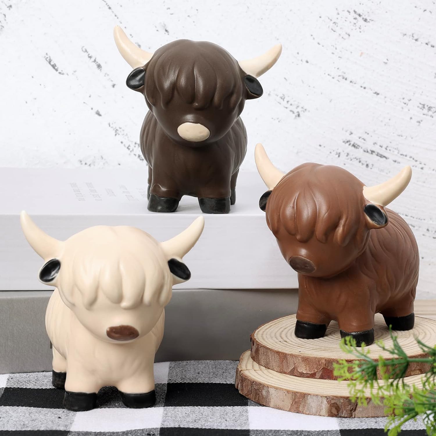 Amazon.com: Tuitessine Highland Cow Figurines Ceramic Decor Cow Statues ...