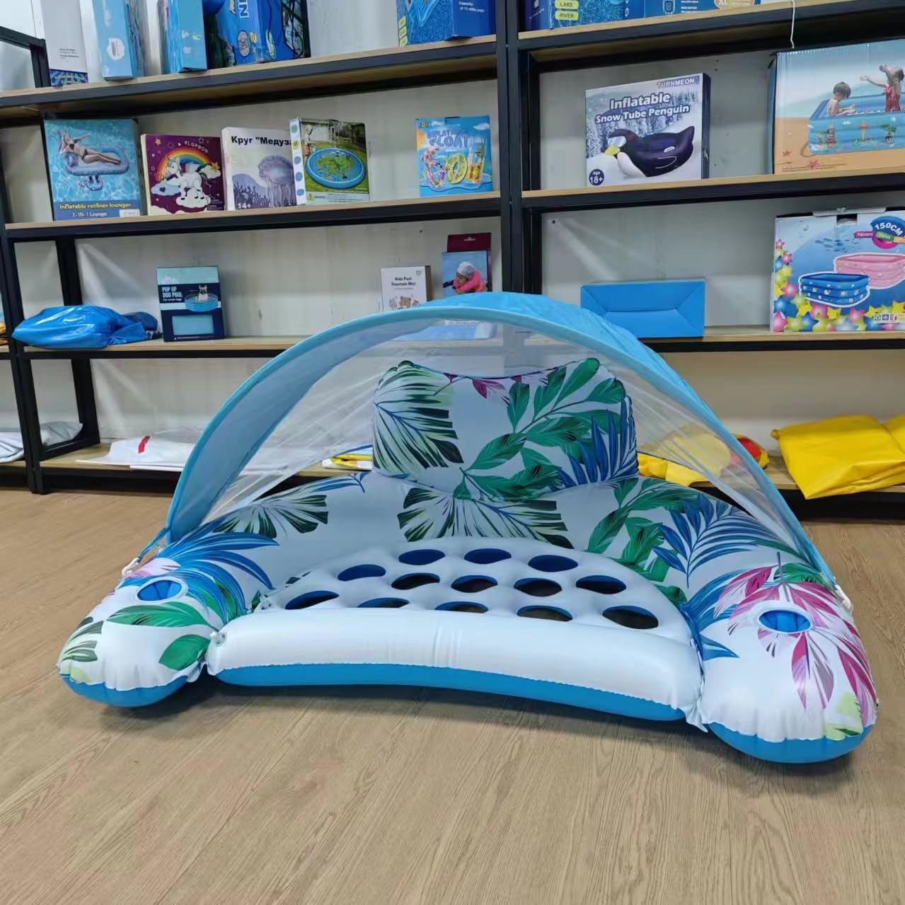 Amazon.com: Zoostliss Adult Pool Float with Canopy - Relaxing Lake ...