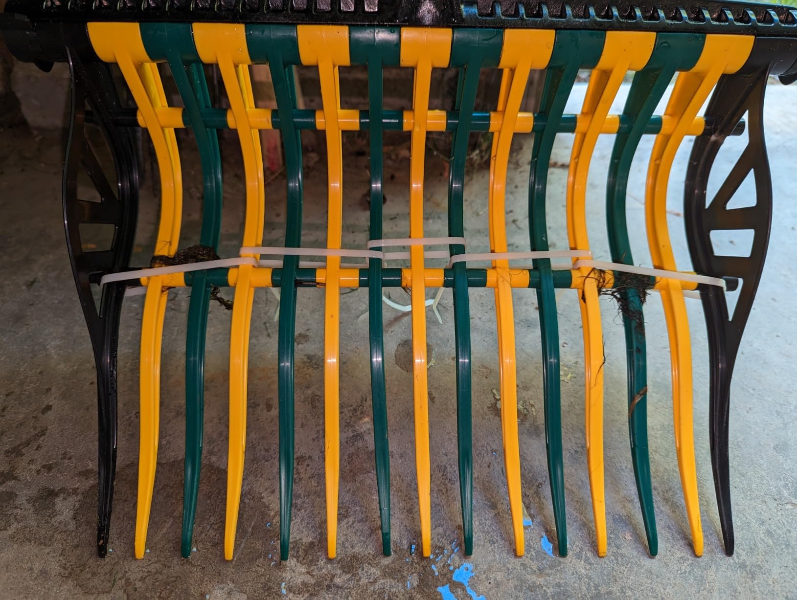 Amazon.com: Noble Equestrian Adjustable Wave Fork for Muck, Manure ...