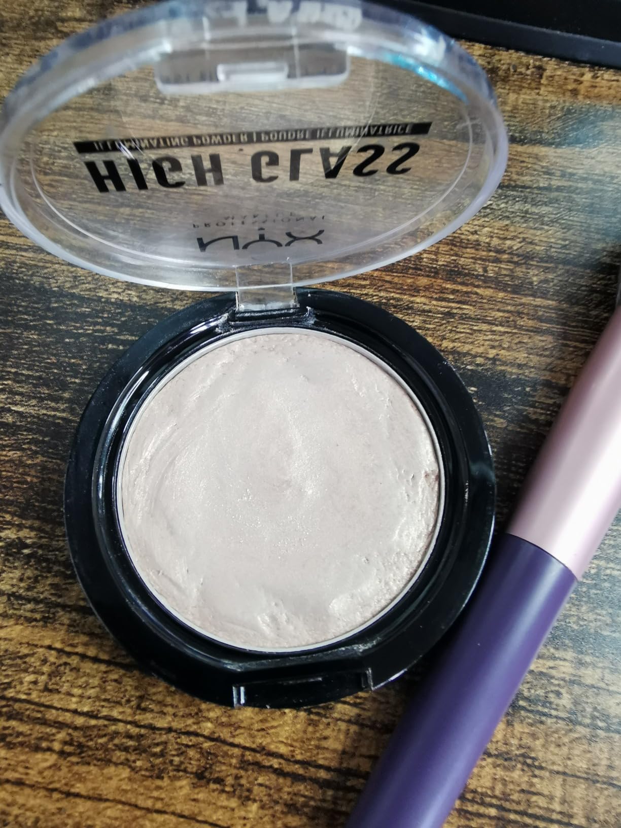 NYX - High Glass | Moon Glow | Illuminating Powder | 4g : Amazon.co.uk ...