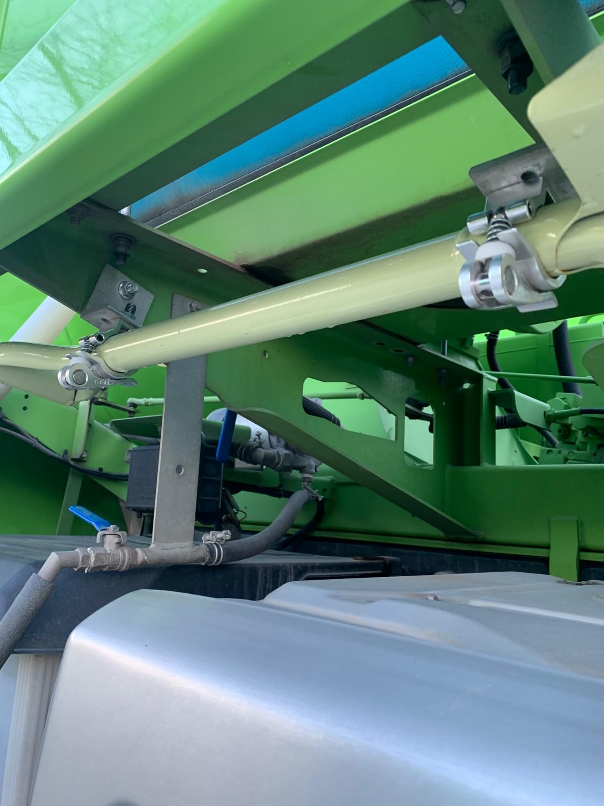 Amazon.co.jp: Kiload スコップホルダー 汎用 固定4WD オフロード クロカン 背面 取り付け シルバー 2個セット: 車＆バイク