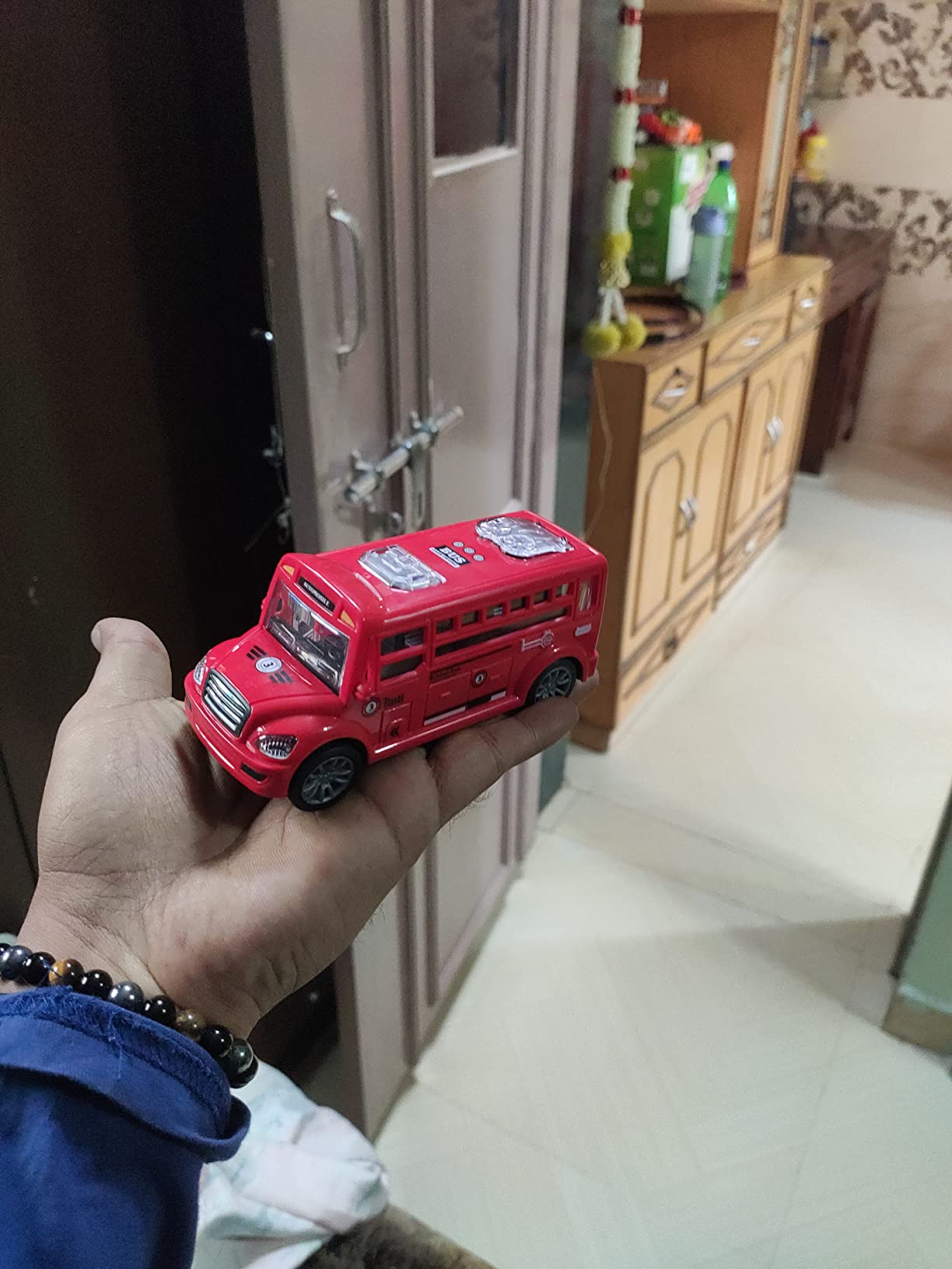 IndusBay® 4 Inches, 1:55 Scale Pullback Delux Bus Diecast Mini Bus ...