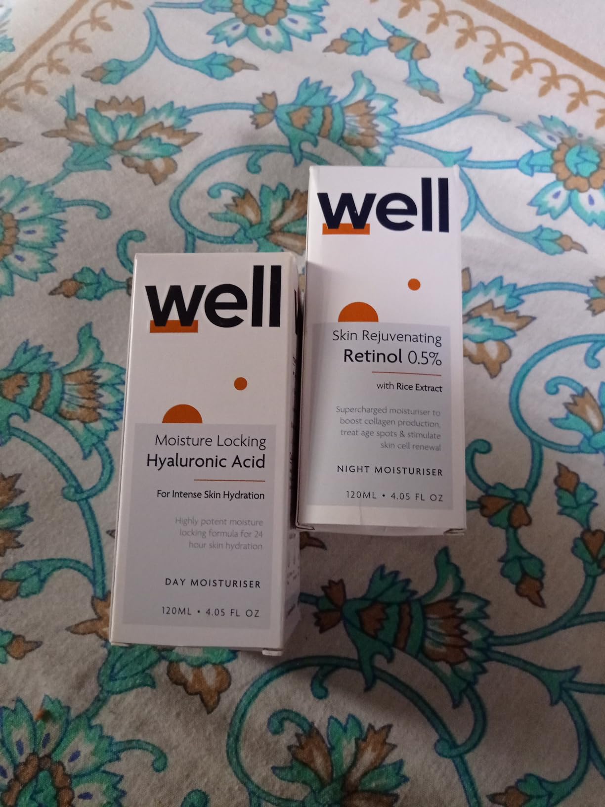 wellwell Hyaluronic Acid Moisturiser & Retinol 0.5% Night Cream (120ml ...