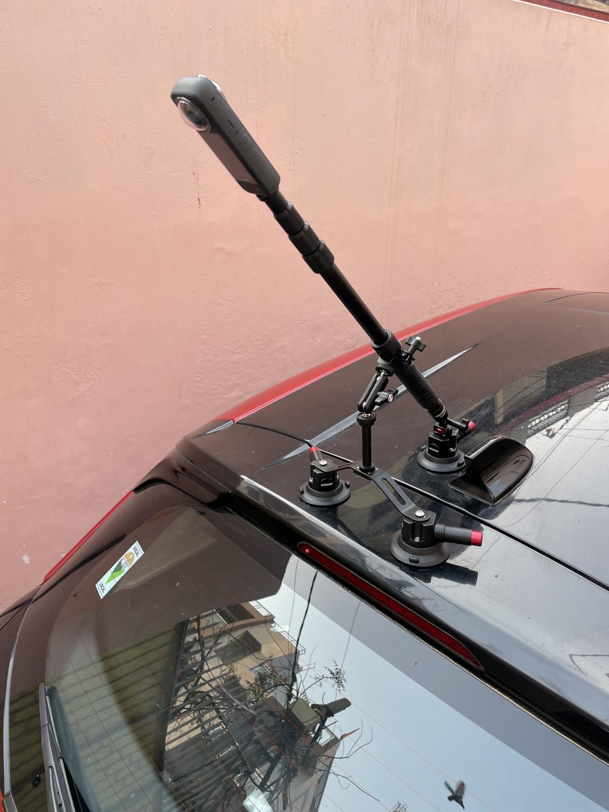 NEEWER Triple Suction Cup Car Mount Kit with 2in1 Extension Pole/Selfie ...