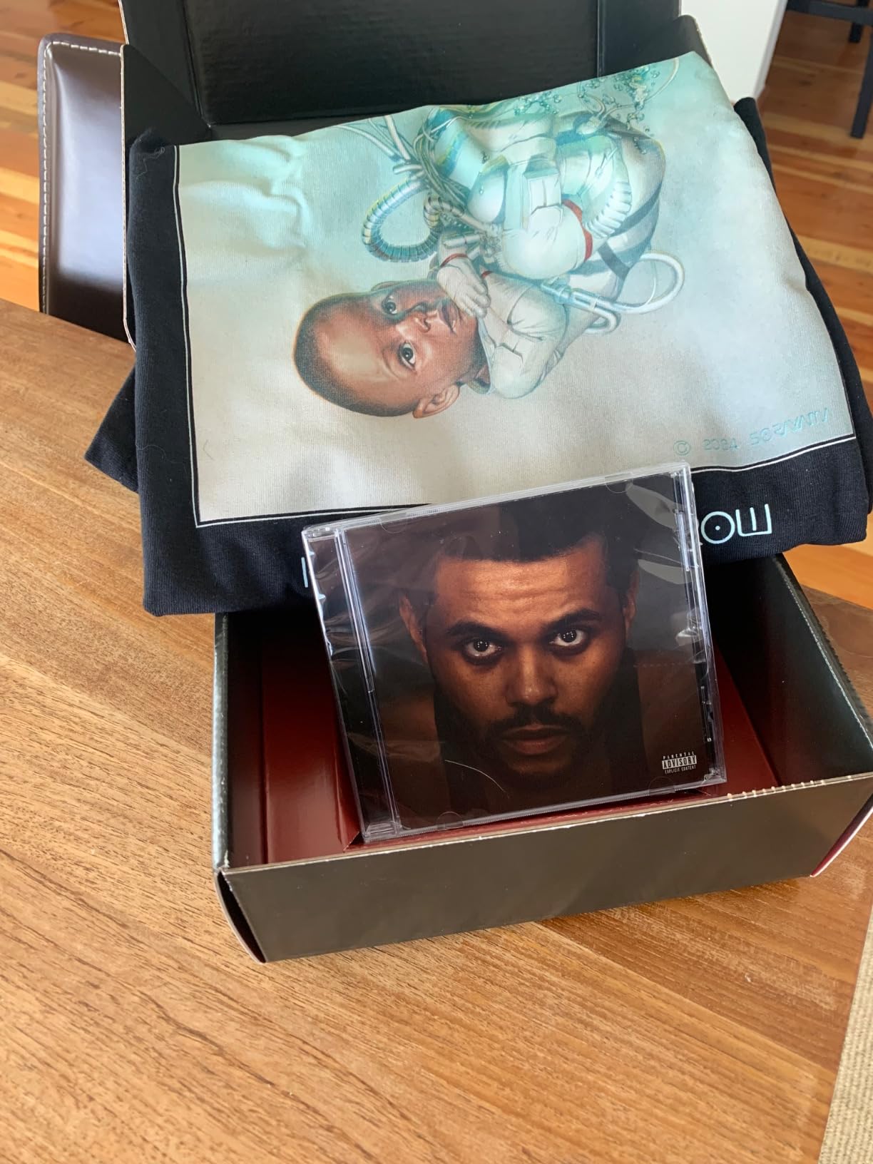 Amazon.com: The Weeknd x Sorayama ‘Hurry Up Tomorrow’ Collector’s ...