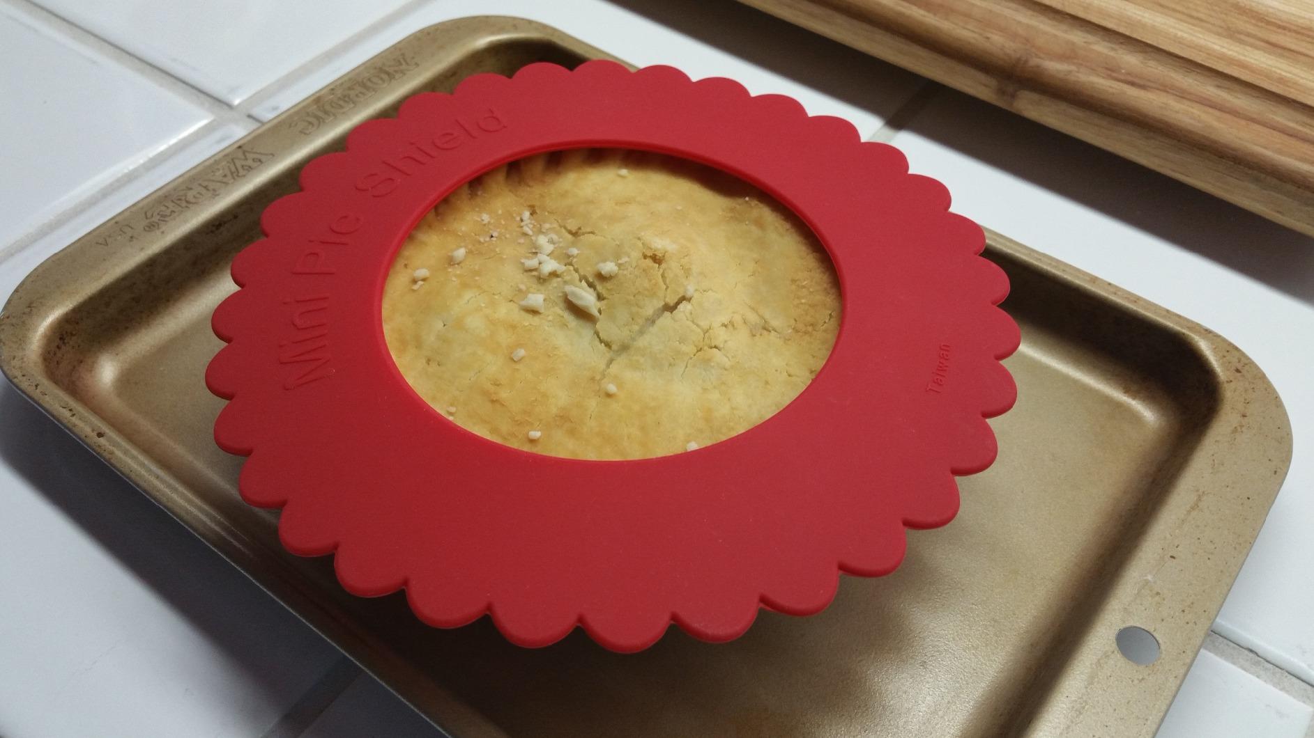 Amazon.com: Set of 4 Mini Silicone Crust Shields - Protect Edge of 5 ...