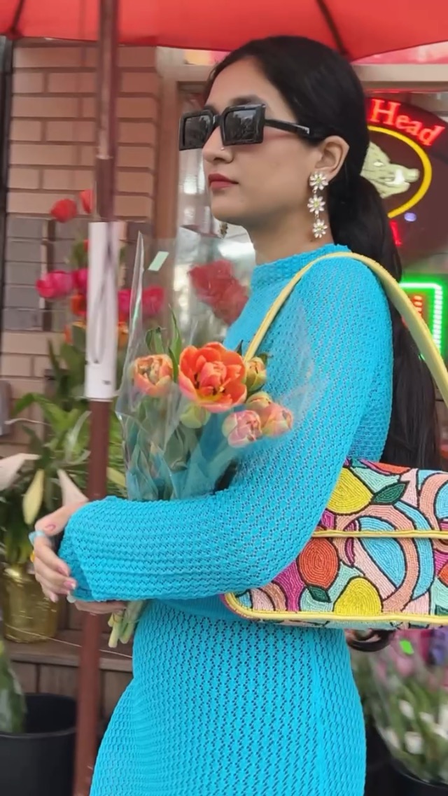 divya dhamija's Amazon Page