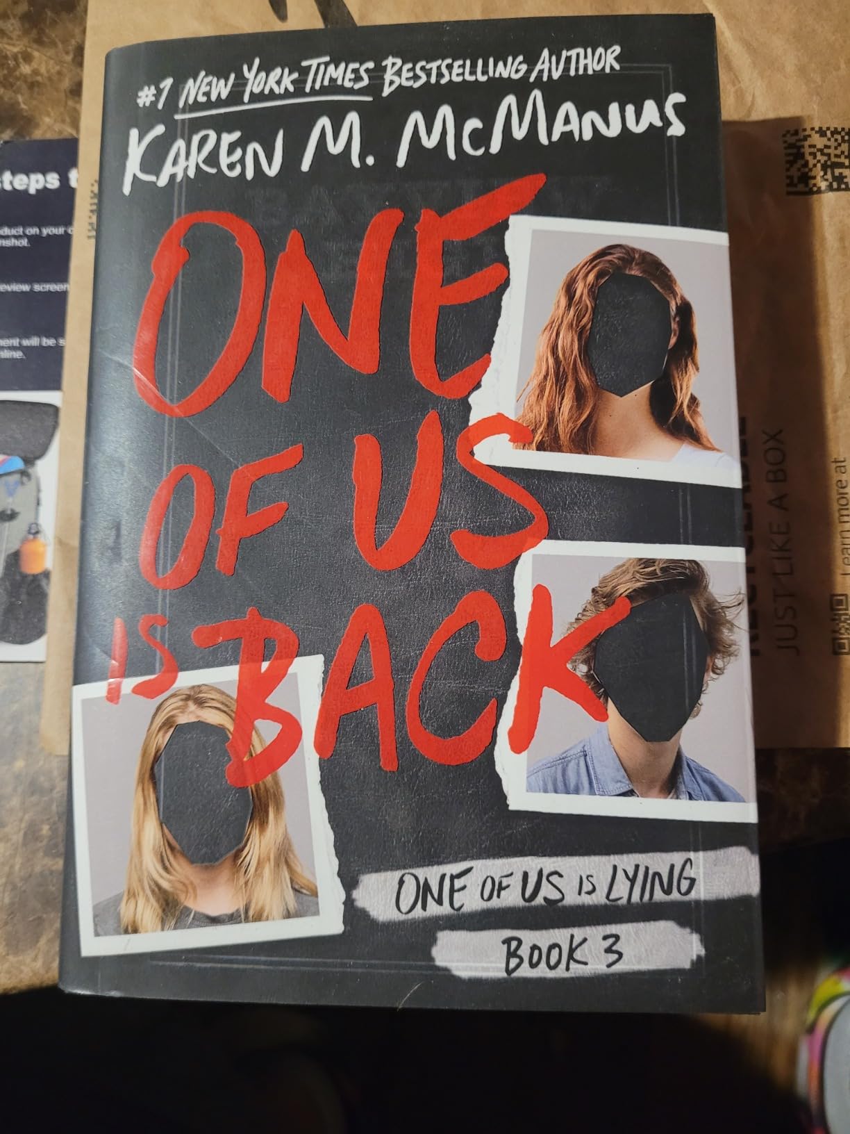 Amazon.com: One of Us Is Back (ONE OF US IS LYING): 9780593485019 ...